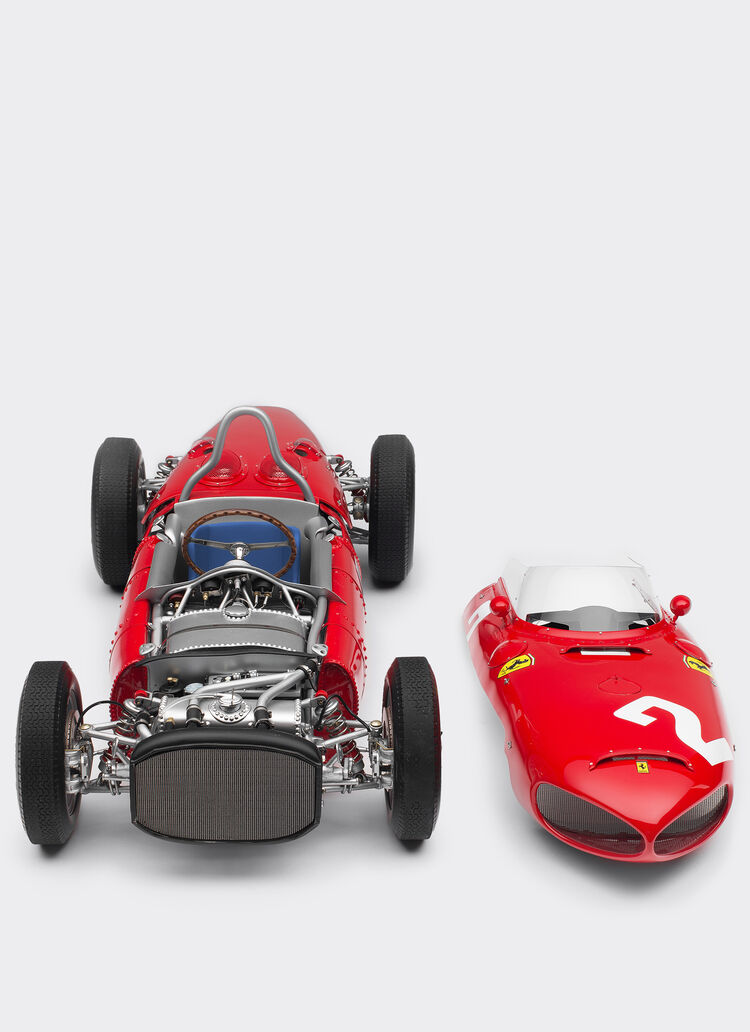 Sharknose Ferrari 156 F1 model in 1:8 scale in MULTICOLOUR | Ferrari®
